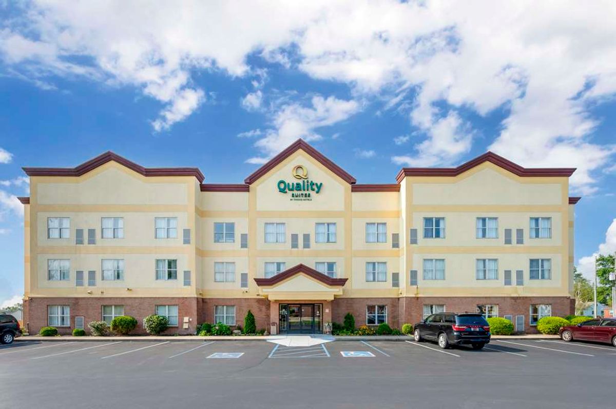 Quality Suites- Tourist Class Indianapolis, IN Hotels- GDS Reservation ...