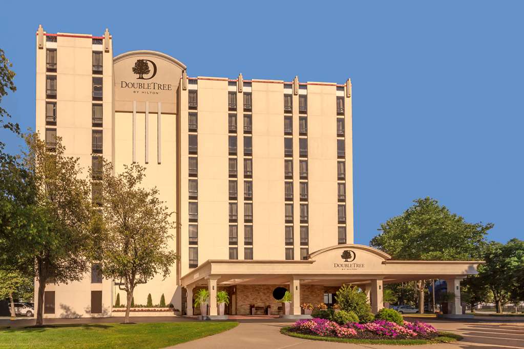 DoubleTree by Hilton Philadelphia Arpt- First Class Philadelphia, PA ...