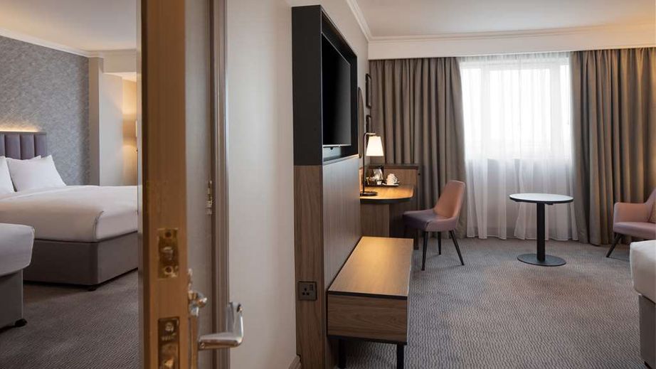 hilton hotel dartford postcode