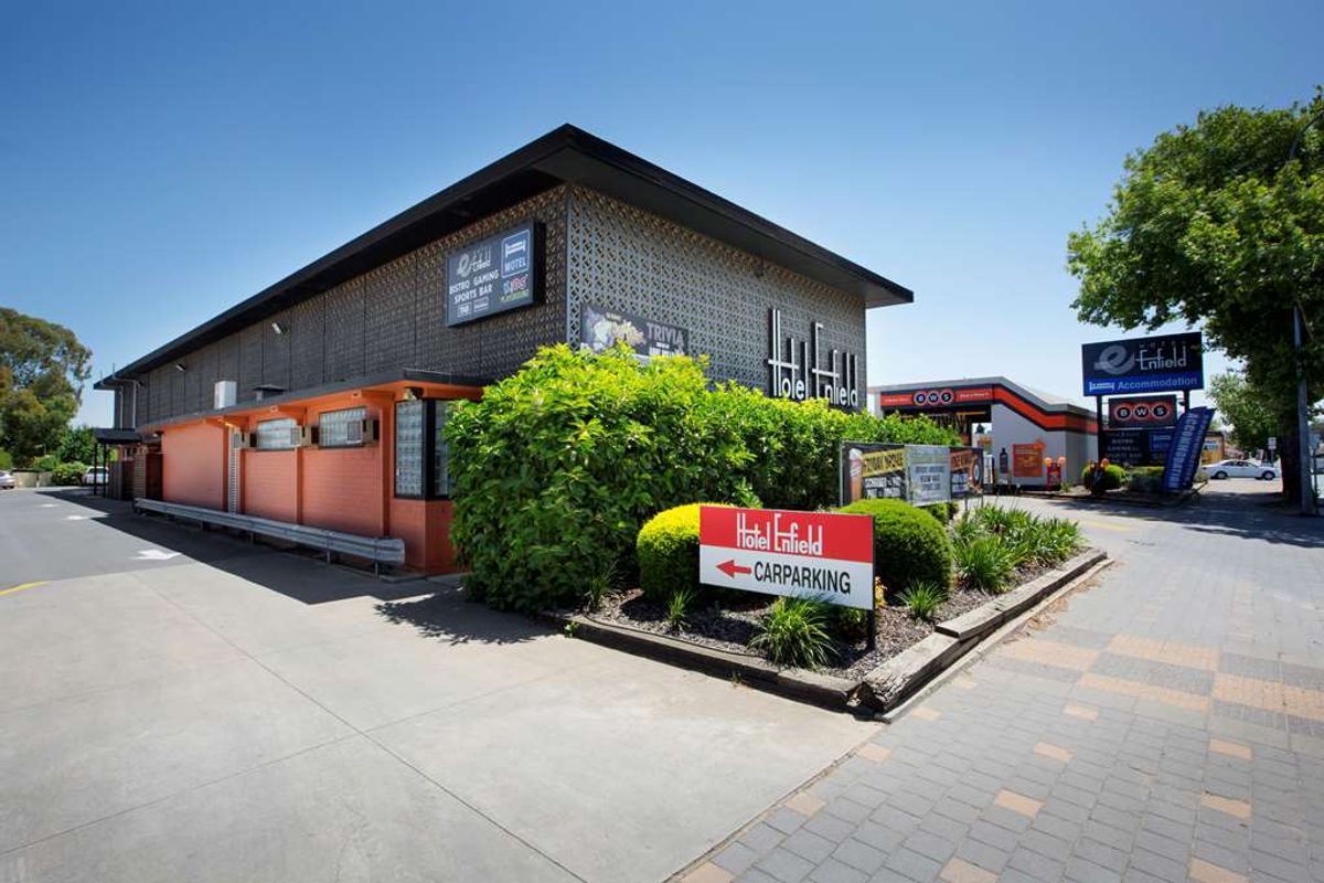 Enfield Hotel- Tourist Class Clearview, South Australia, Australia ...