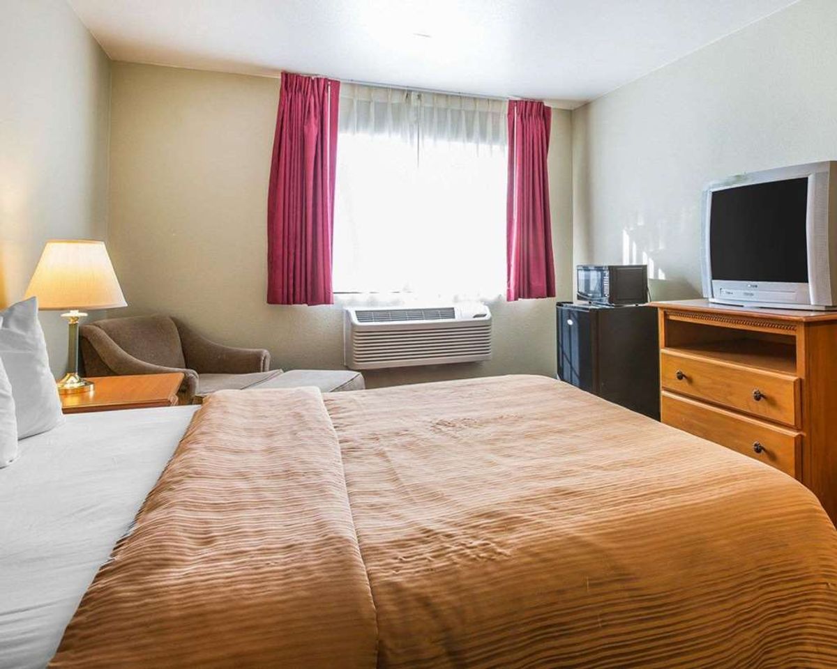 Quality Inn Tracy I-205 Local Info- Tourist Class Tracy, CA Hotels ...