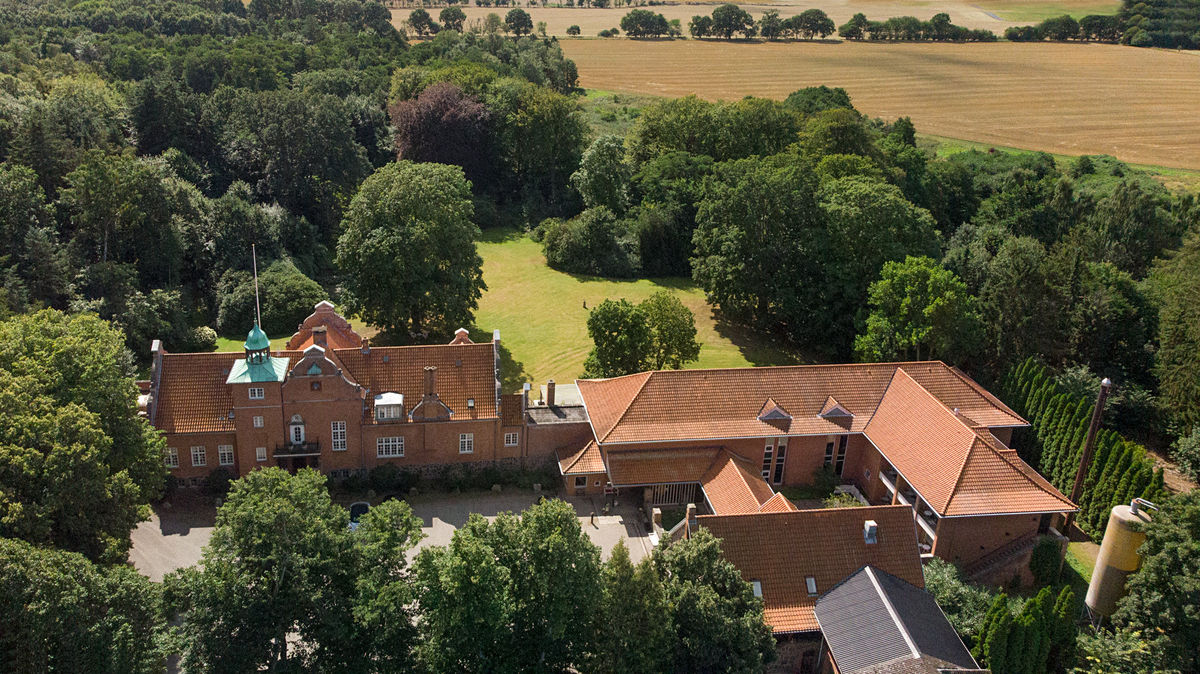 Sauntehus Images & Videos- Tourist Class Hornbaek, Denmark Hotels ...