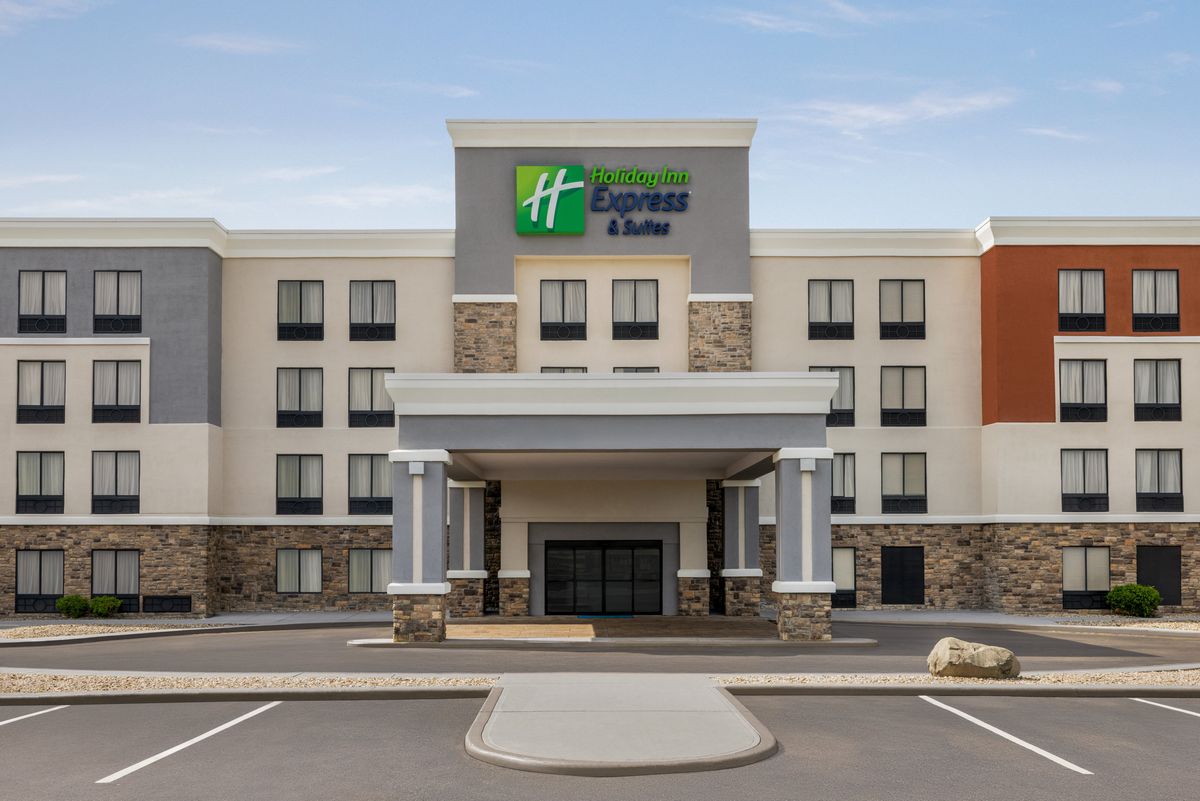 Holiday Inn Express/Stes W-Airport Area- Tourist Class Indianapolis, IN ...