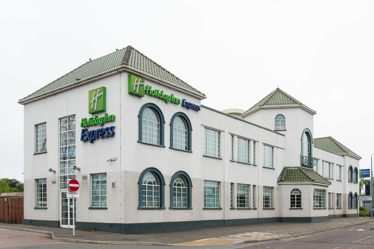 Holiday Inn Express London-Chingford- Tourist Class London, England ...