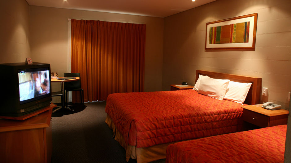 Outback Hotel & Lodge - Yulara, Northern Territory, Australia Meeting ...