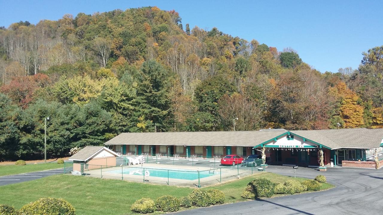 Scottish Inn Maggie Valley- Maggie Valley, NC Hotels- Tourist Class ...