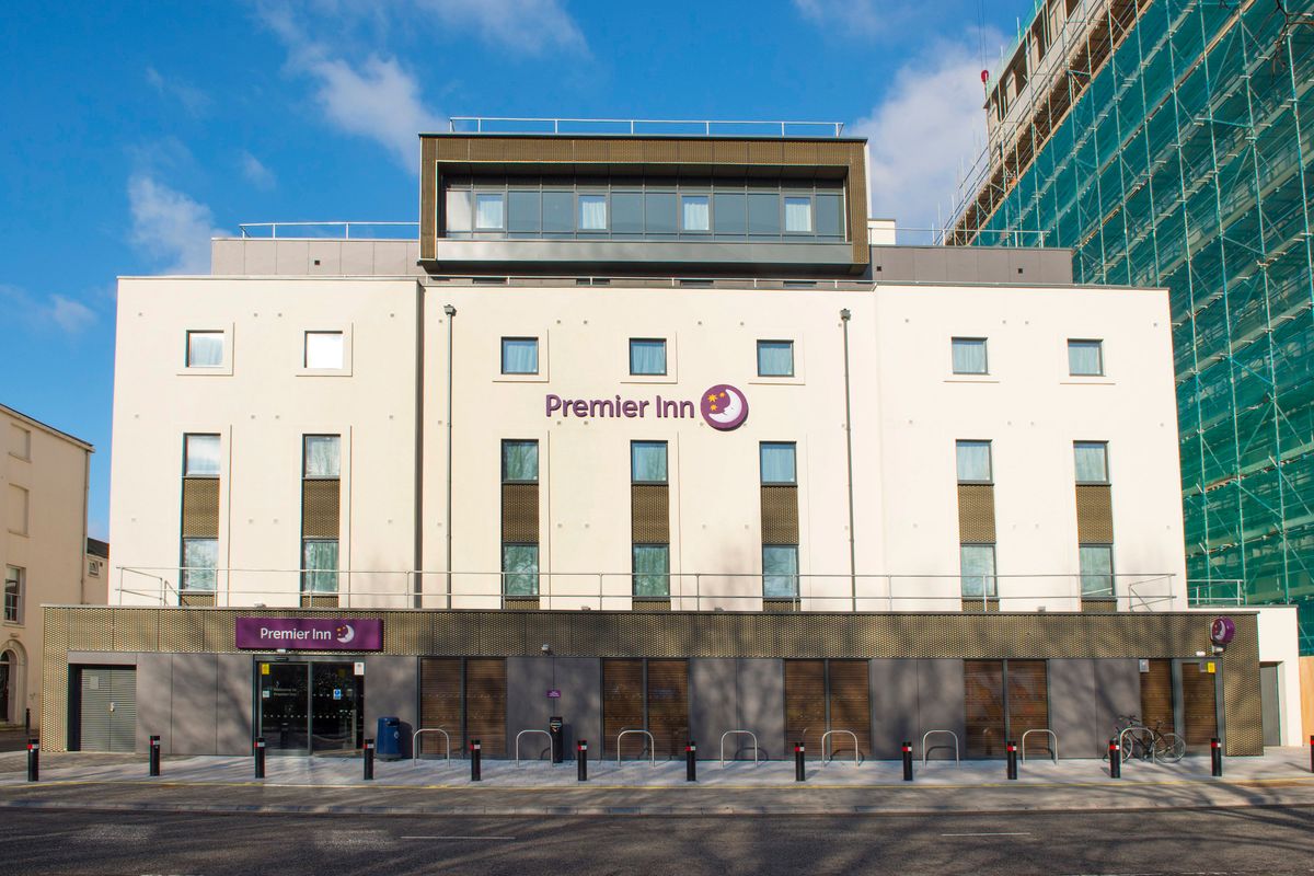 Premier Inn Southampton Cumberland- Southampton, England Hotels- GDS ...