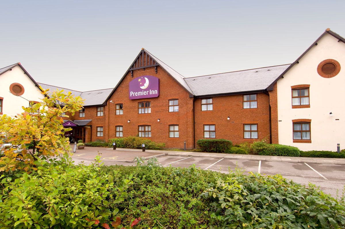 Premier Inn Chester Central (South East)- Boughton, England Hotels ...