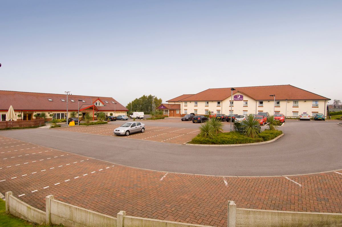 Premier Inn Oldham Central Images & Videos- First Class Chadderton ...