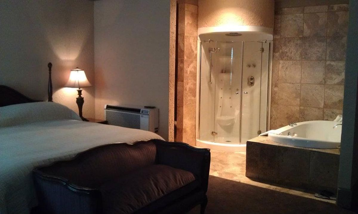 Mario's International Spa Hotel- Aurora, OH Hotels- GDS Reservation ...