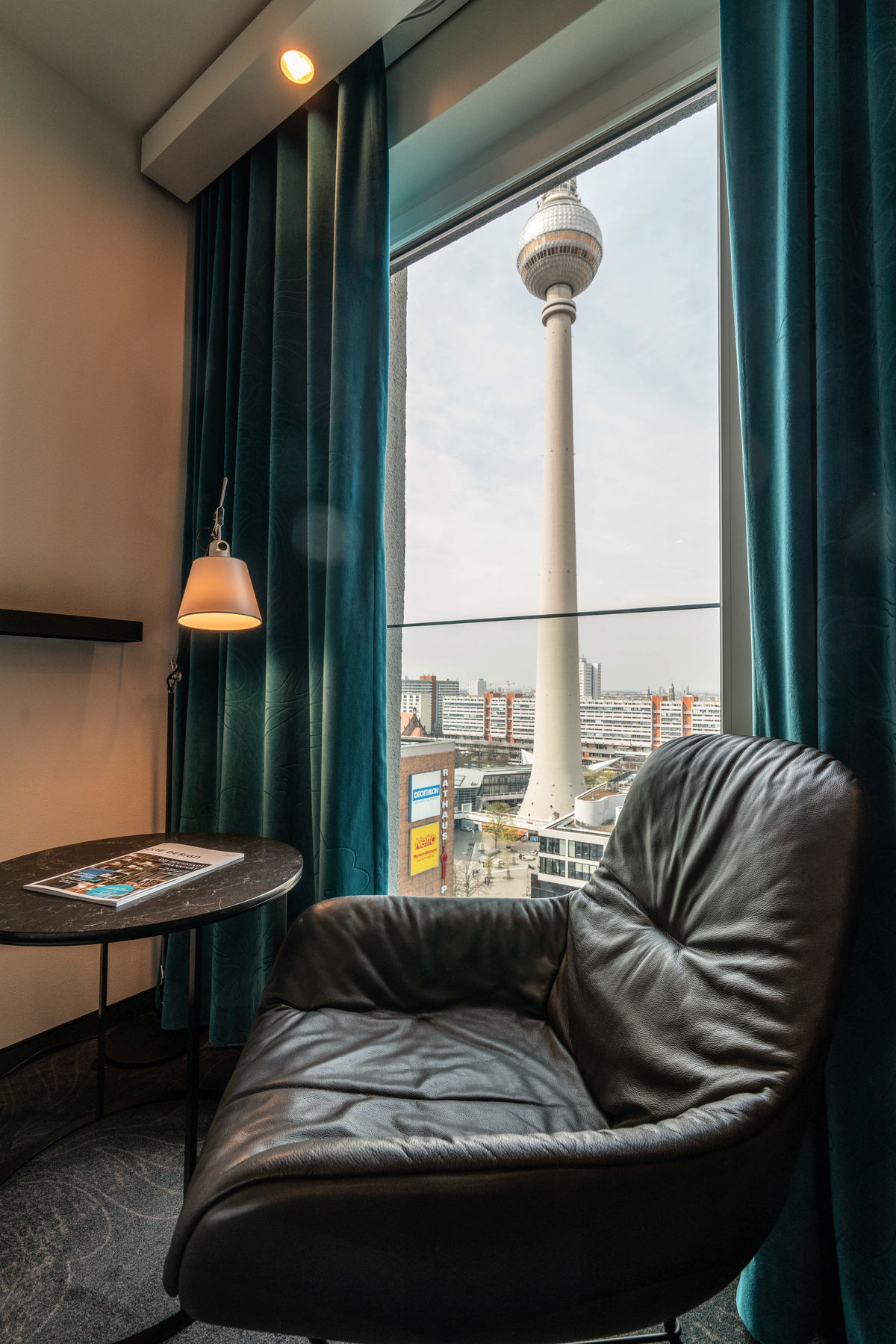Motel One Berlin/Alexanderplatz Images & Videos- First Class Berlin ...