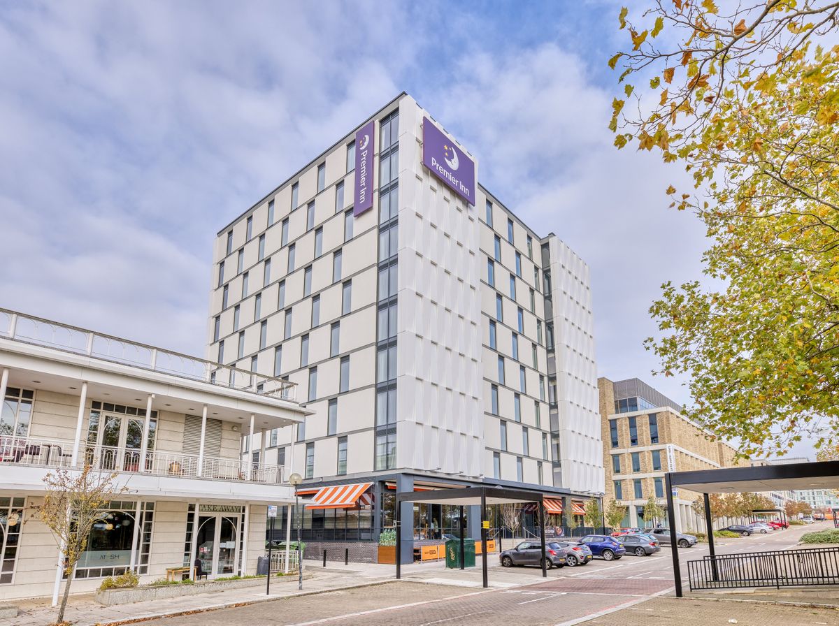Premier Inn Central (Avebury Blvd)- Milton Keynes, England Hotels- GDS ...