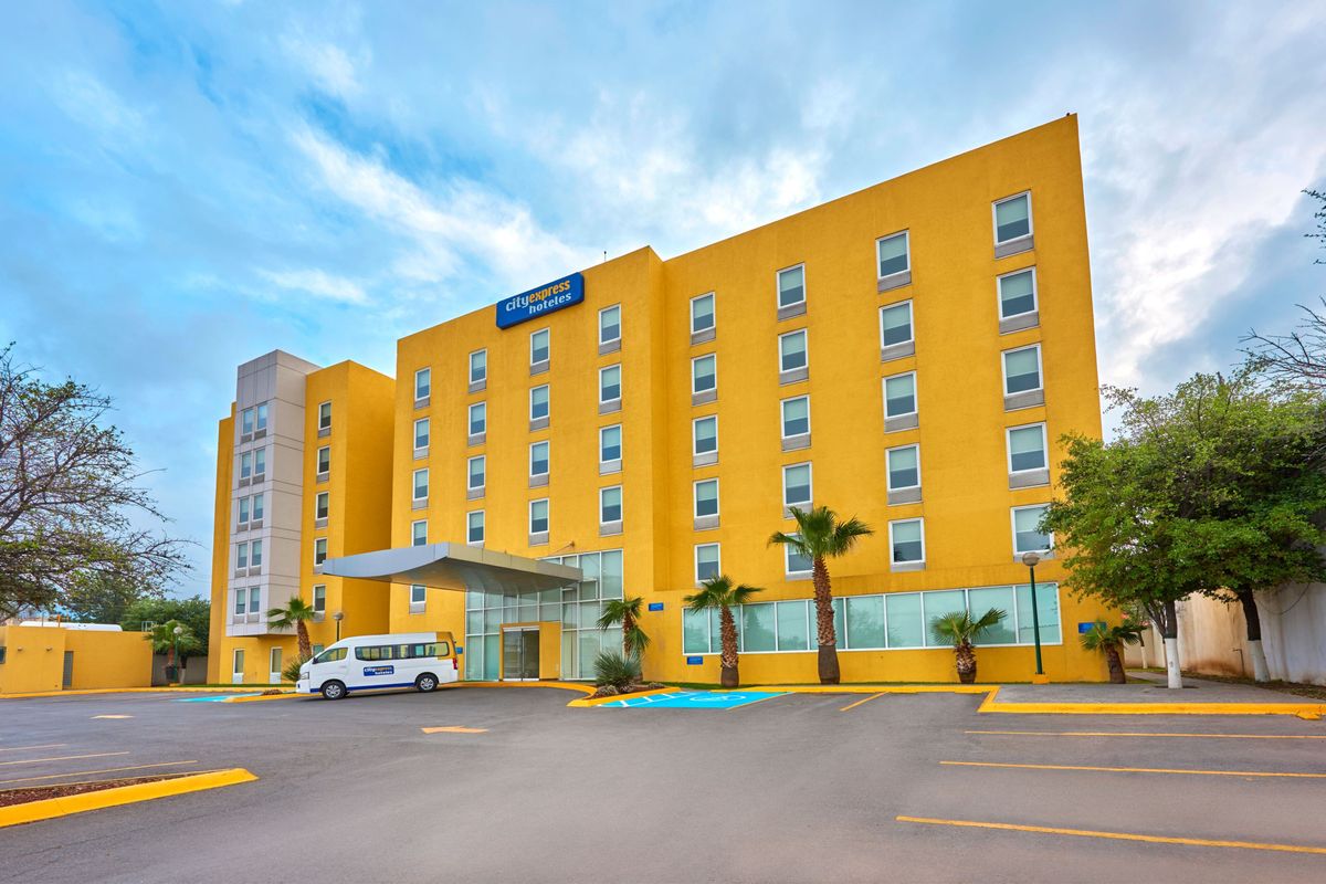 City Express by Marriott Saltillo Sur- Tourist Class Saltillo, Coahuila ...