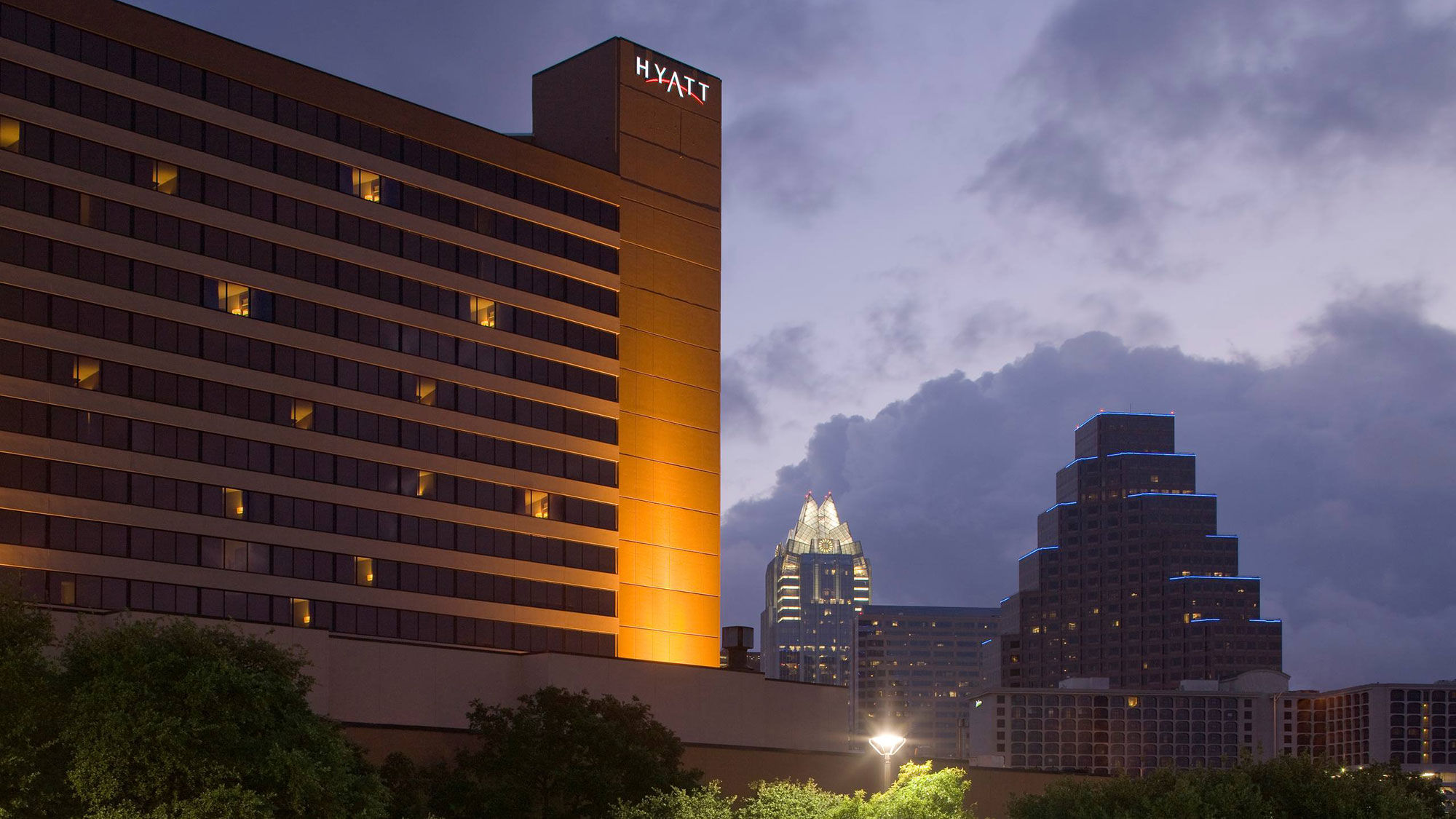 Hyatt and American Airlines partner to award bonus points: Travel Weekly