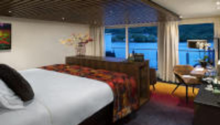 AmaMagna Cabins, Staterooms & Suite Pictures- AmaWaterways AmaMagna ...