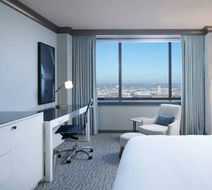 The Lofton Hotel, Tapestry Collection- Deluxe Minneapolis, MN Hotels ...