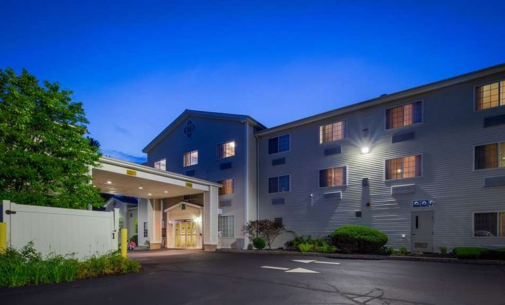 Tru by Hilton Concord- Tourist Class Concord, NH Hotels- GDS ...