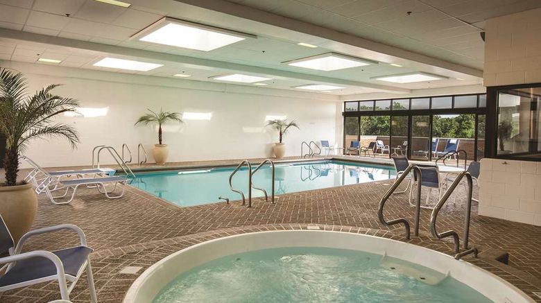 Doubletree by Hilton Chicago - Oak Brook- Deluxe Oak Brook, IL Hotels ...