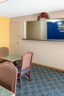 Rodeway Inn and Suites Austin I-90- Tourist Class Austin, MN Hotels ...