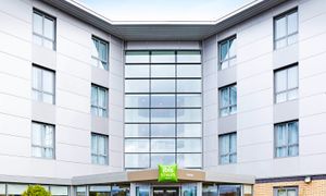 Premier Inn Barnsley Central M1 J37- First Class Barnsley, England ...