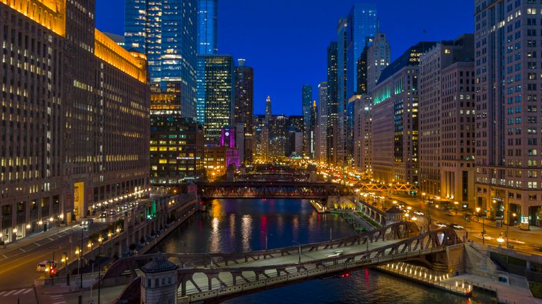 Holiday Inn Chicago Downtown-Wolf Point- First Class Chicago, IL Hotels ...