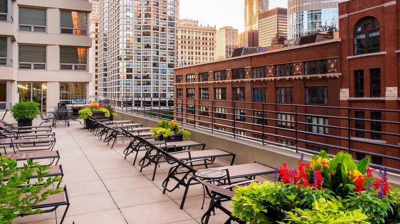 Courtyard Chicago Downtown/River North- First Class Chicago, IL Hotels ...