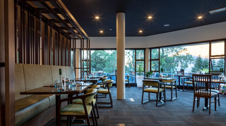 Holiday Inn Queenstown Frankton Road- Tourist Class Queenstown, New ...