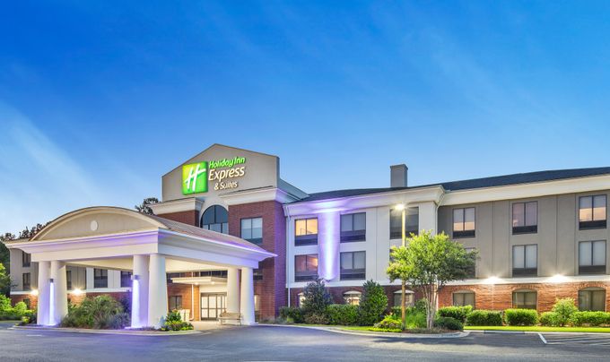 Holiday Inn Express & Suites Hardeeville- Tourist Class Hardeeville, SC ...
