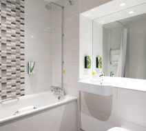 Premier Inn London Tolworth Hotel- First Class Tolworth, England Hotels ...