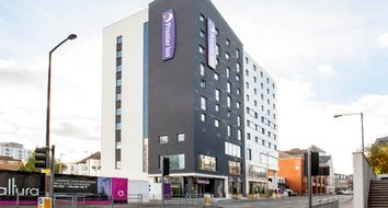Premier Inn Hotel Woking Town Centre- First Class Woking, England ...