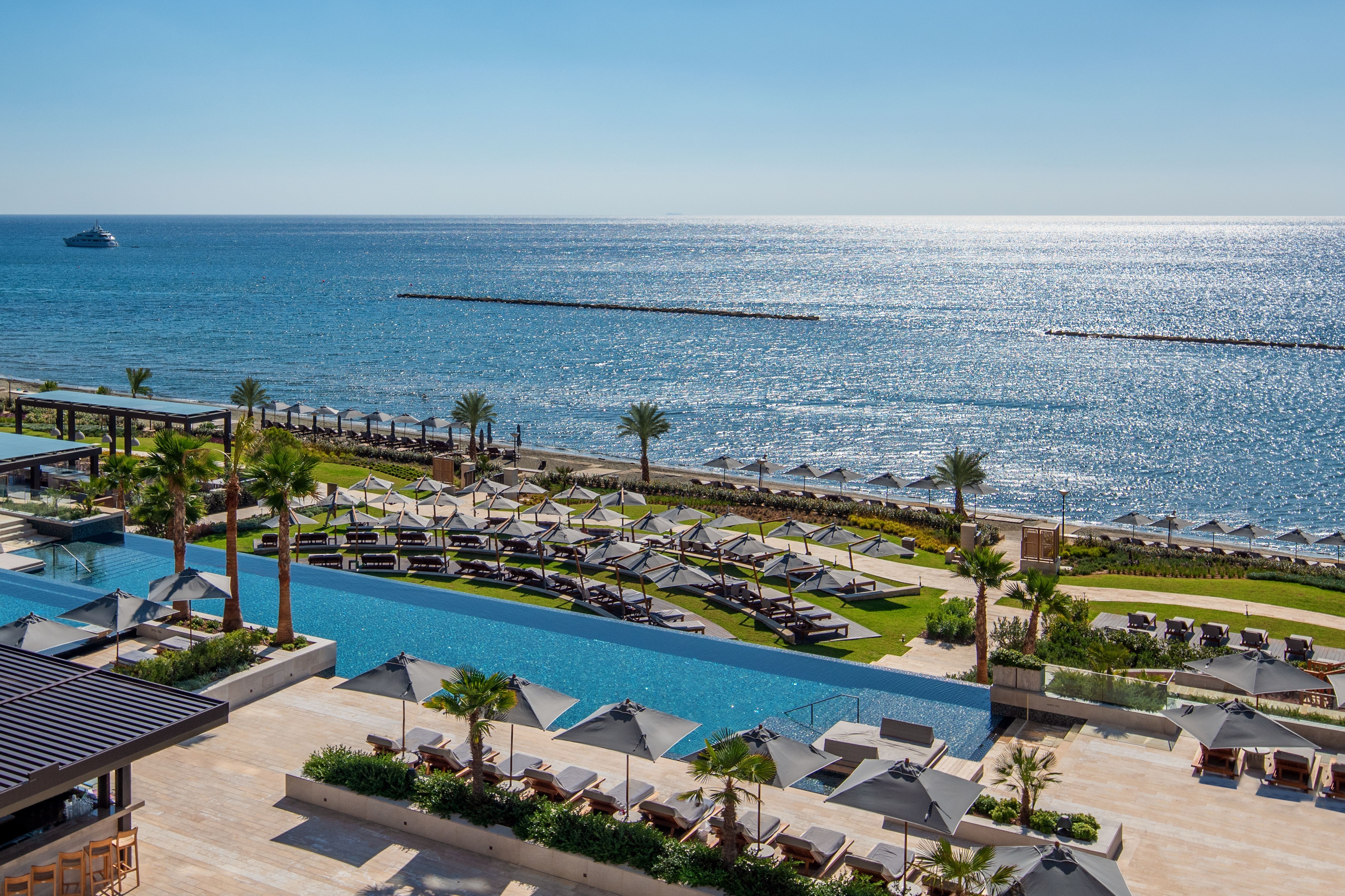 Amara hotel store