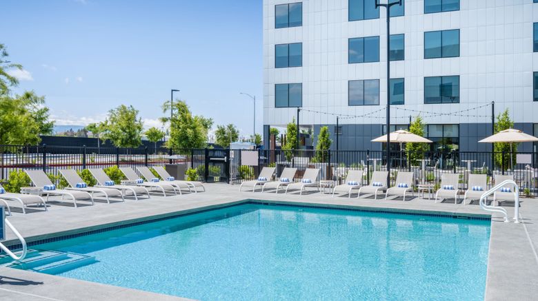 element hotel pool hours